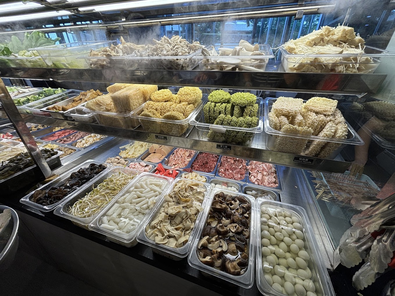 Xiao Man Niu Mala Xiang Guo: $10 Mala Buffet In CBD | Eatbook.sg