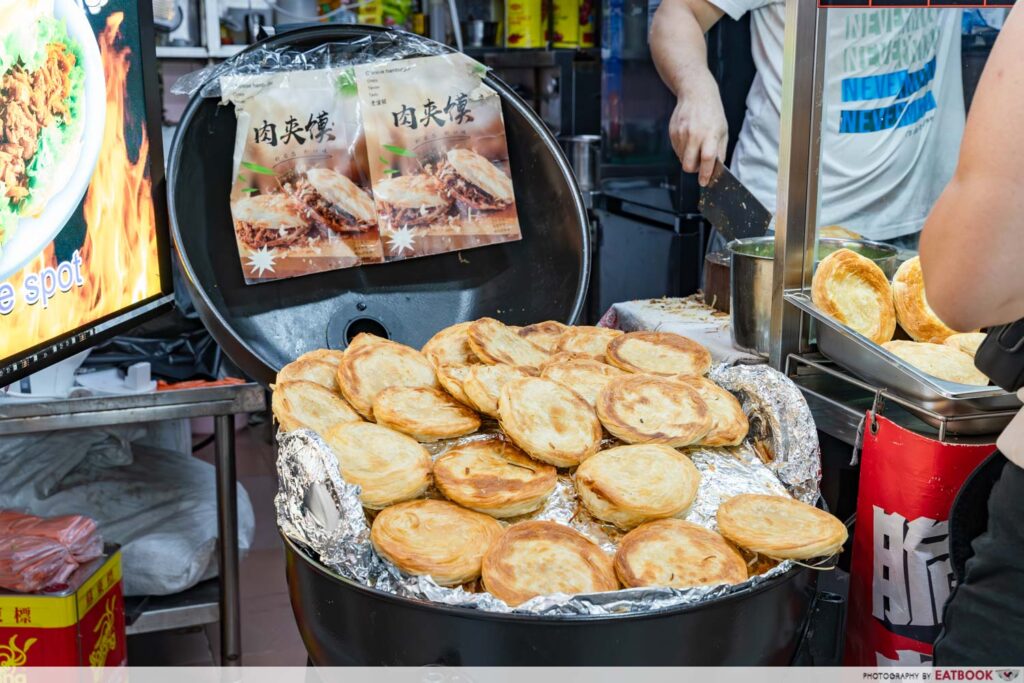 Zhonghua Rougamo: Crispy Chinese Burgers In Chinatown | Eatbook.sg