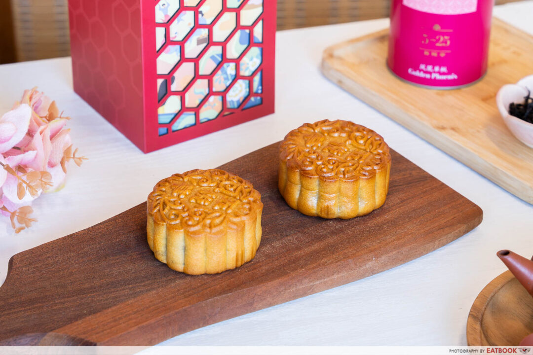 11 Best Mooncakes For Mid-Autumn Festival 2024 | Eatbook.sg