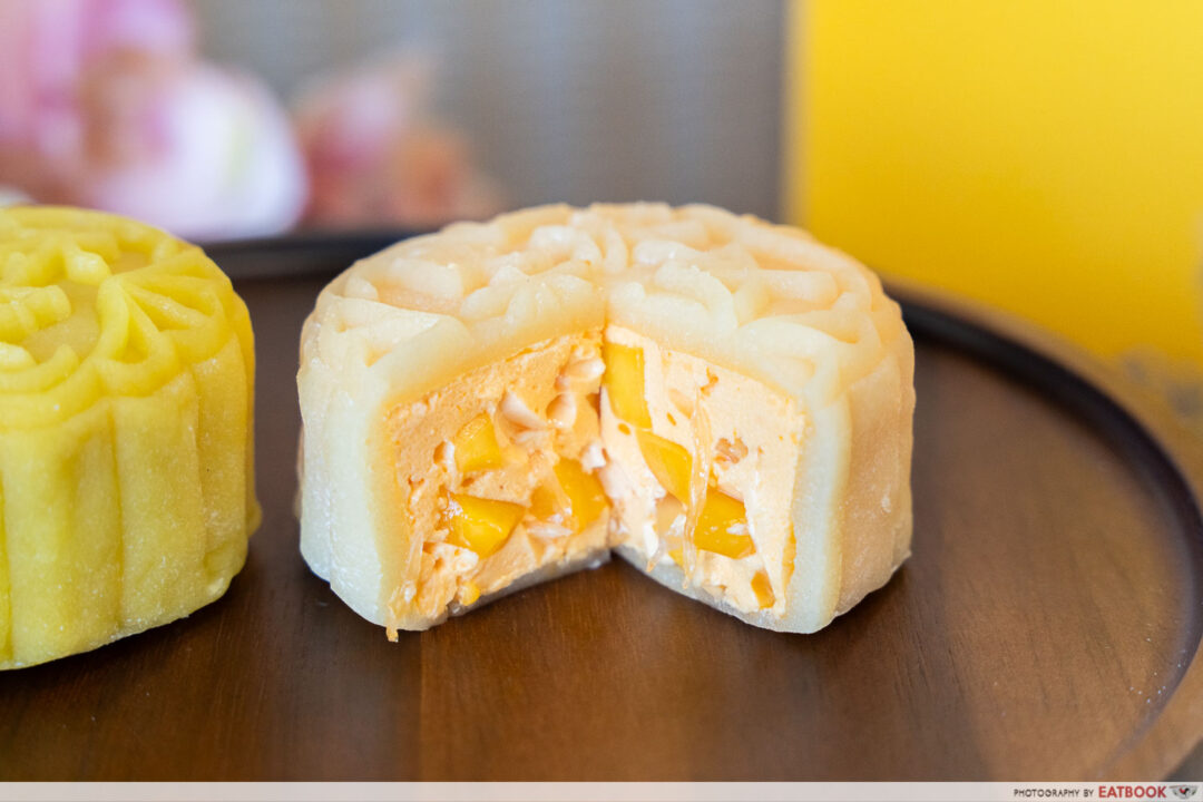 11 Best Mooncakes For Mid-Autumn Festival 2024 | Eatbook.sg