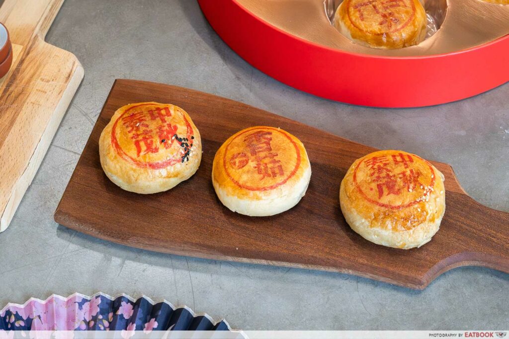 11 Best Mooncakes For Mid-Autumn Festival 2024 | Eatbook.sg