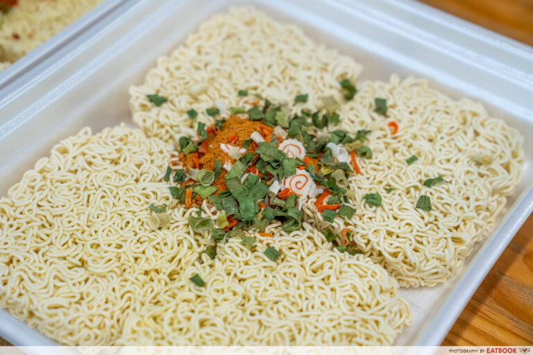 Ajumma Republic Has XL Korean Ramen At 7-Eleven | Eatbook.sg