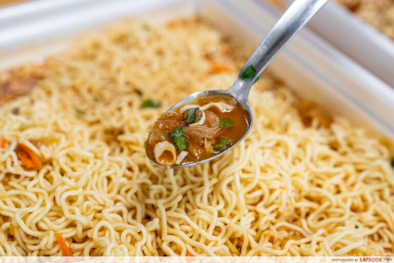 Ajumma Republic Has XL Korean Ramen At 7-Eleven | Eatbook.sg