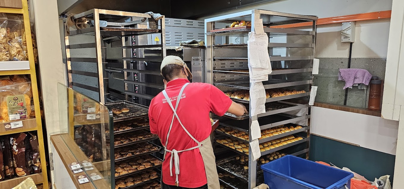 Ming Ang Confectionery: Popular JB Bakery Since 1992 | Eatbook.sg