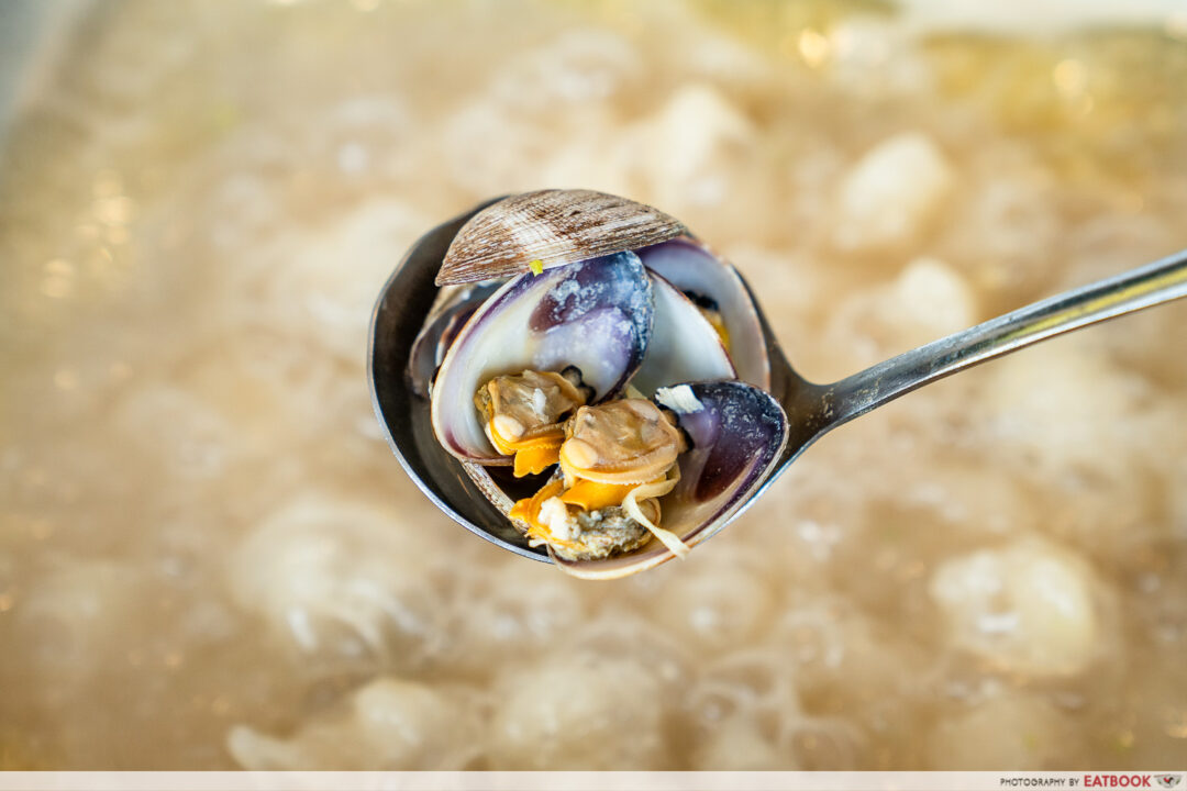 Beauty in The Pot: Lala Hotpot With Giant Clam Broth | Eatbook.sg