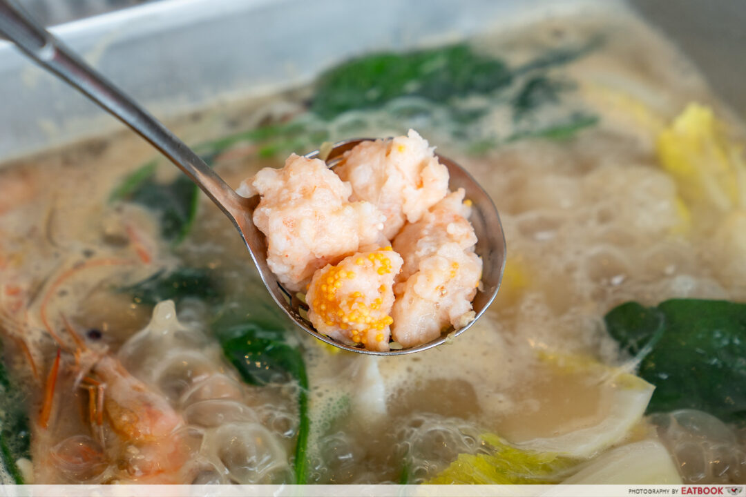 Beauty in The Pot: Lala Hotpot With Giant Clam Broth | Eatbook.sg
