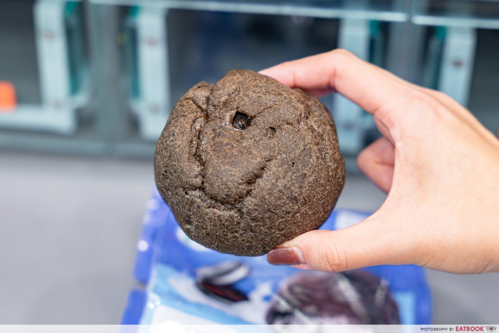 7-Eleven Has New Oreo Cream Puff For $2.40 | Eatbook.sg