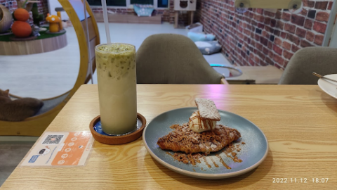 10 Best JB Dog And Cat Cafes | Eatbook.sg