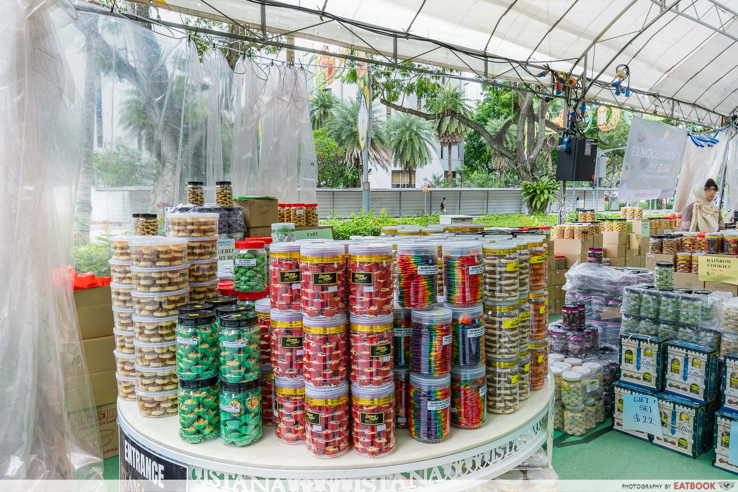 Istana Kuih: Hari Raya Goodies Bazaar At KINEX | Eatbook.sg