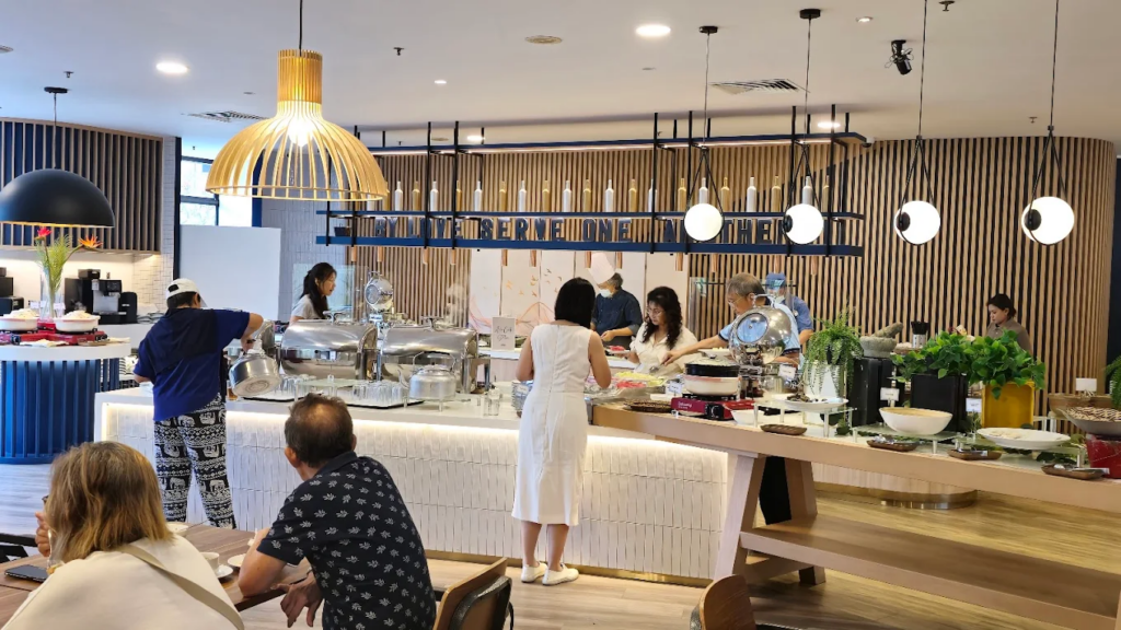 Cafe Lodge Has 1-For-1 Porridge Buffet Dinner At Fort Canning | Eatbook.sg