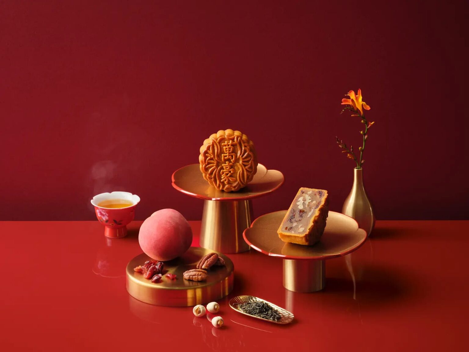 10 Best Mooncakes This Mid-Autumn Festival 2025 | Eatbook.sg