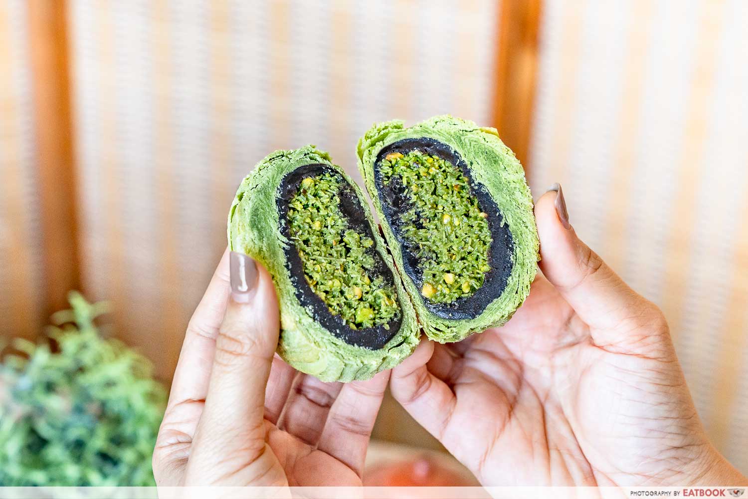 Hung Huat Has Pistachio Kunafa Mooncakes | Eatbook.sg