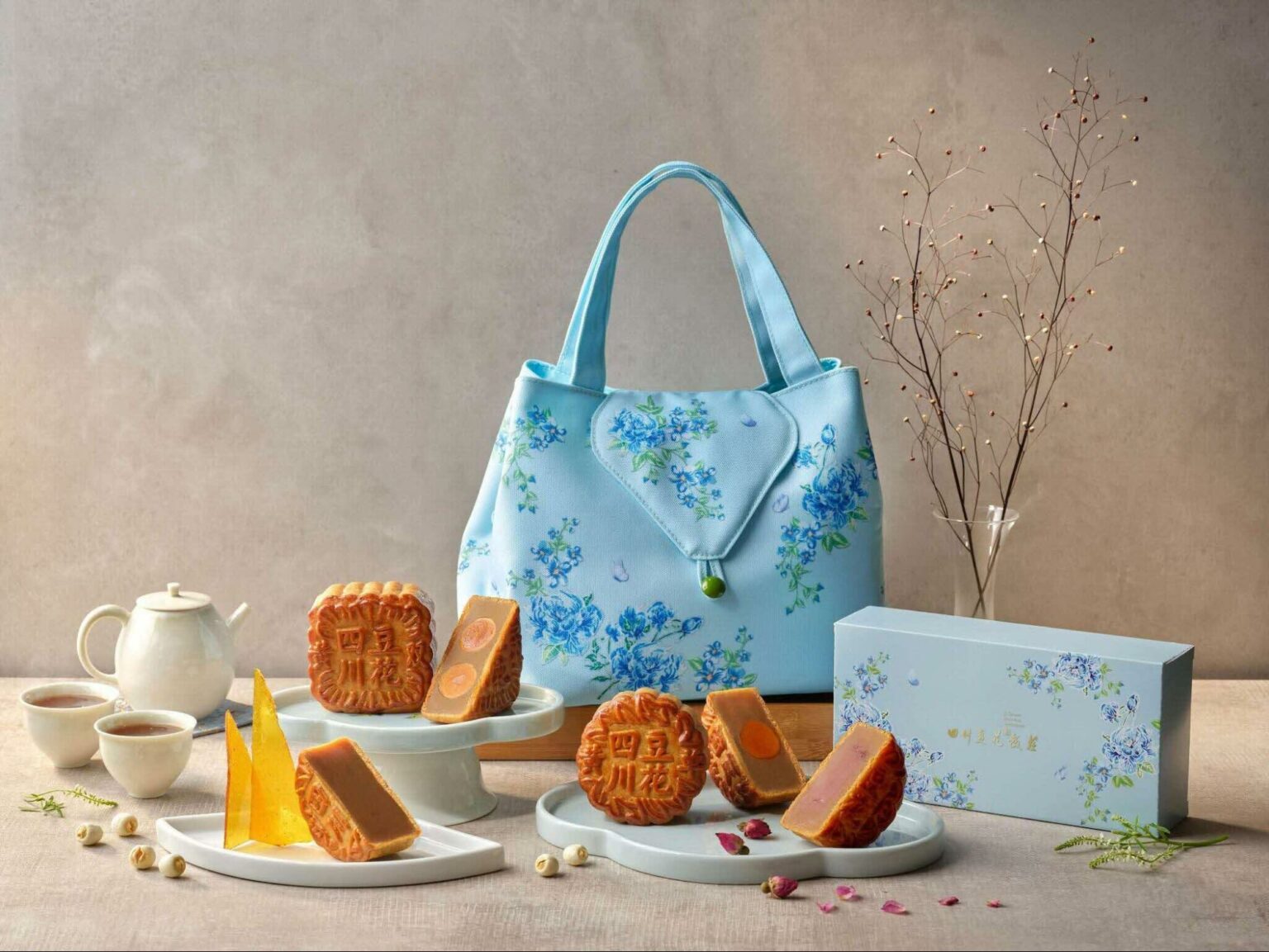 8 Mooncake Sets For Gifting This Mid-Autumn 2025 | Eatbook.sg